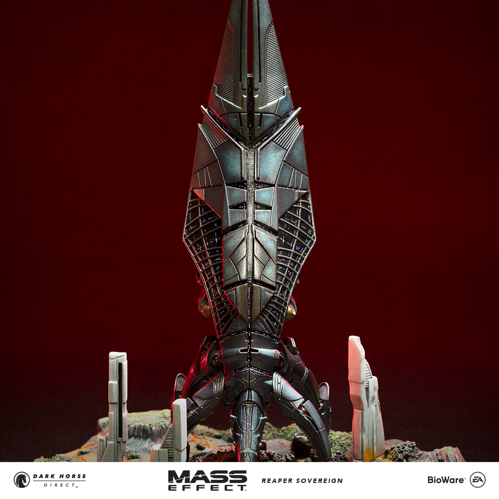This Mass Effect Reaper Sovereign Statue Replica Will Haunt Your Sci-Fi ...
