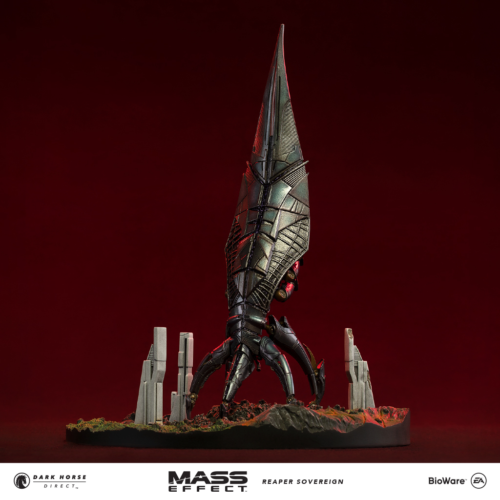 This Mass Effect Reaper Sovereign Statue Replica Will Haunt Your Sci-Fi ...