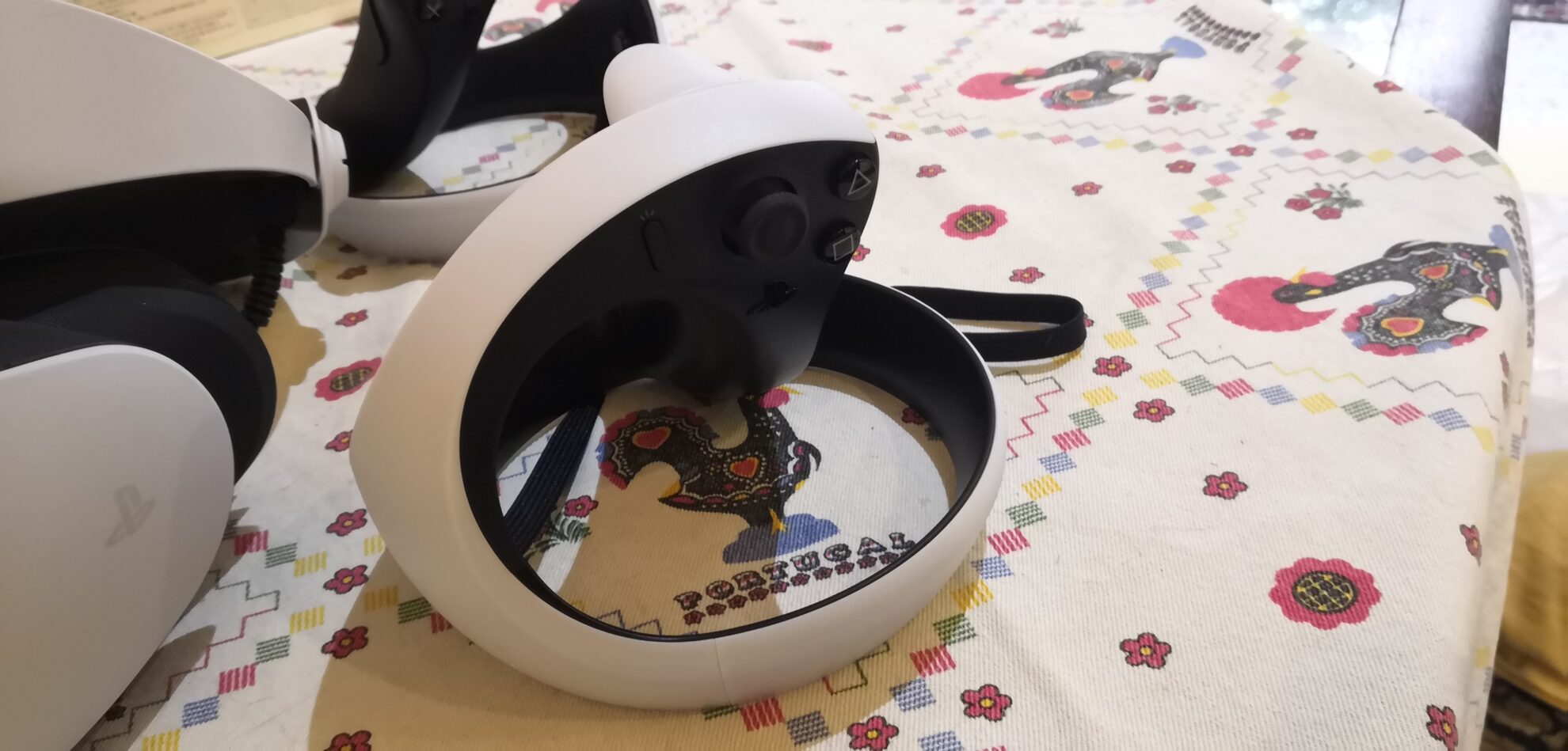 Here’s A First Look At The PSVR 2 In Our Hands | Kakuchopurei